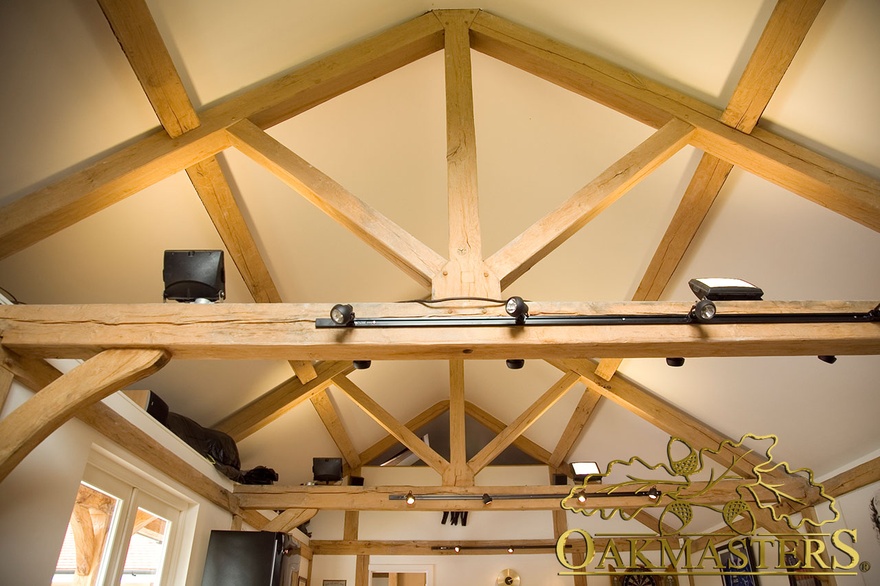 King post trusses and open vaulted ceilings - Oakmasters